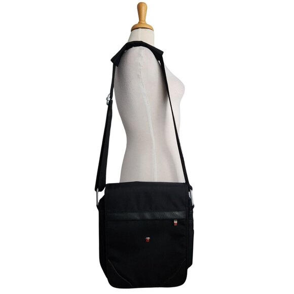 Wenger | Bags | Swissgear Wenger Black Crossbody Messenger Bag Travel ...